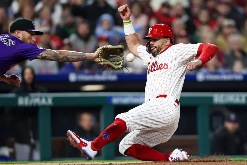 difference between college baseball and mlb